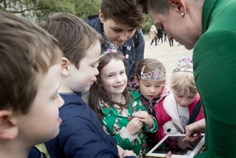 London: Kids Activity Tour in English or German - What to Expect During the Tour