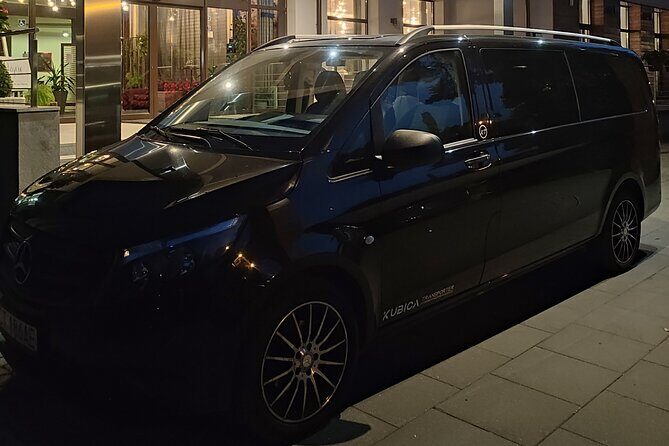 Luxury airport transfer from Lodz to Warszawa Chopin Airport - The Itinerary Breakdown