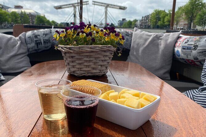Luxury Amsterdam Canal Cruise  Unlimited Cocktails Included (1H) - FAQ