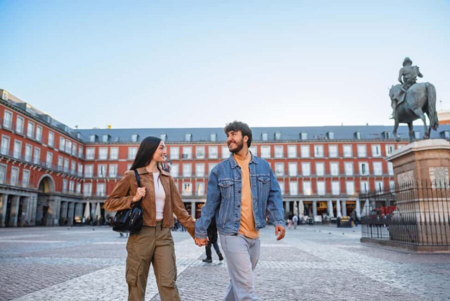 Madrid: Plaza Mayor & Royal Palace Photoshoot - The Experience and the Guide