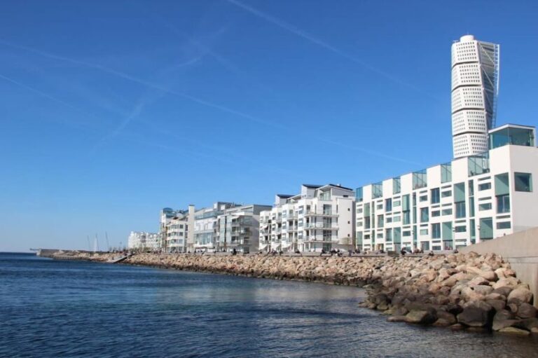 Malmö: Sightseeing and Landmarks tour by bike - What You Can Expect on the Tour