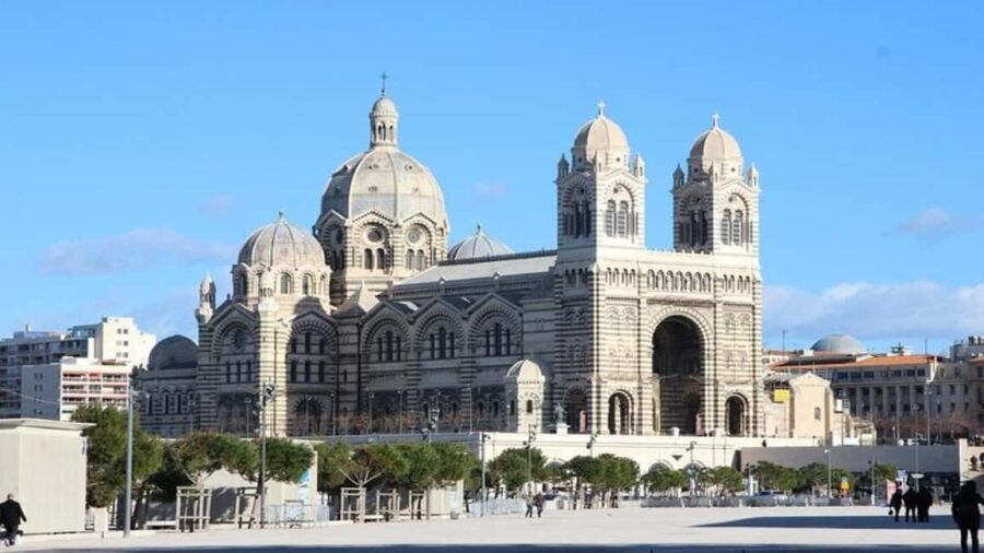 Marseille : Vieux-Port & Panier Walking Tour - Detailed Breakdown of the Itinerary