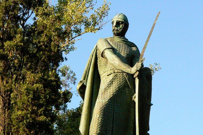 Medieval Guimarães- by Dusk or Day time -from Porto or Braga - Who Will Love This Tour?