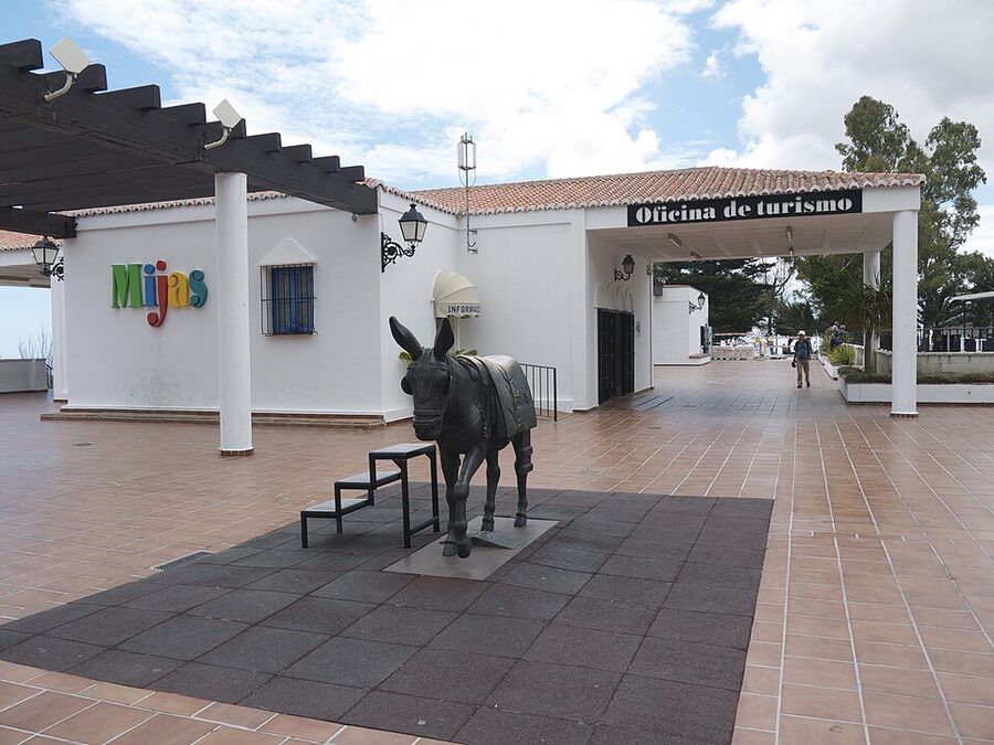 Mijas Pueblo tourist office in the main plaza