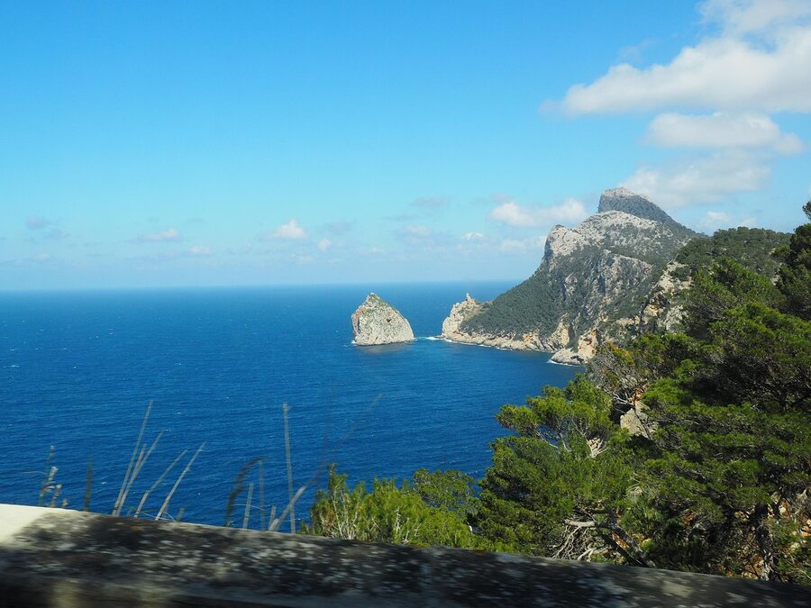 Mirador de la Creueta viewpoint looking out over Cap Formentor peninsula