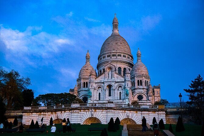 Montmartre Marvels Small Group Guided Stroll in Bohemian Paris - Exploring the Itinerary: What You’ll Experience