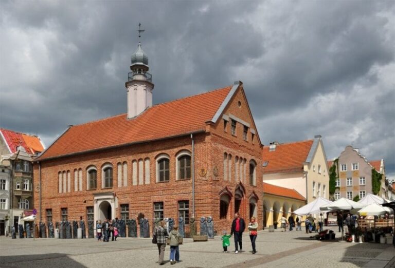 Olsztyn Old Town Highlights Private Walking Tour - The Experience: Practical Details and Value
