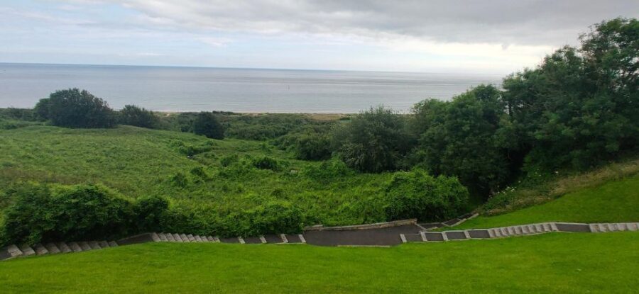 Omaha Beach and Colleville Cemetery Private Walking Tour - Itinerary Breakdown