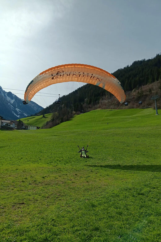 Paragliding Tandem Flight - The Takeoff and Landing