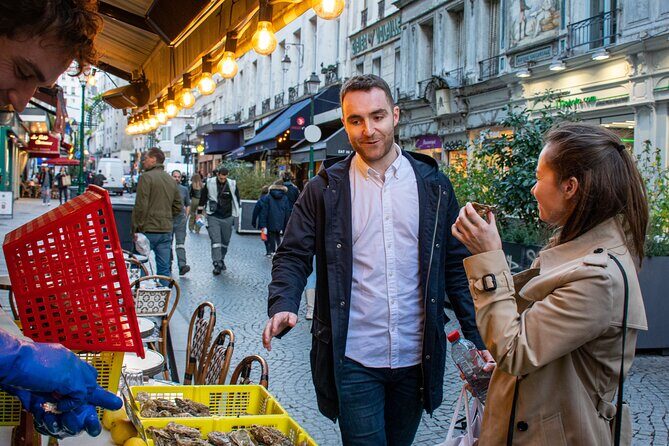 Paris Christmas Food Tour with a Local Guide, and Seasonal Treats - Detailed Breakdown of the Itinerary