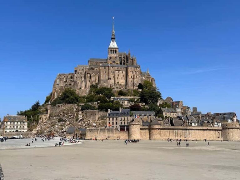 Paris: Mont Saint-Michel Day Tour with Chinese Tour Guide - The Itinerary Detailed