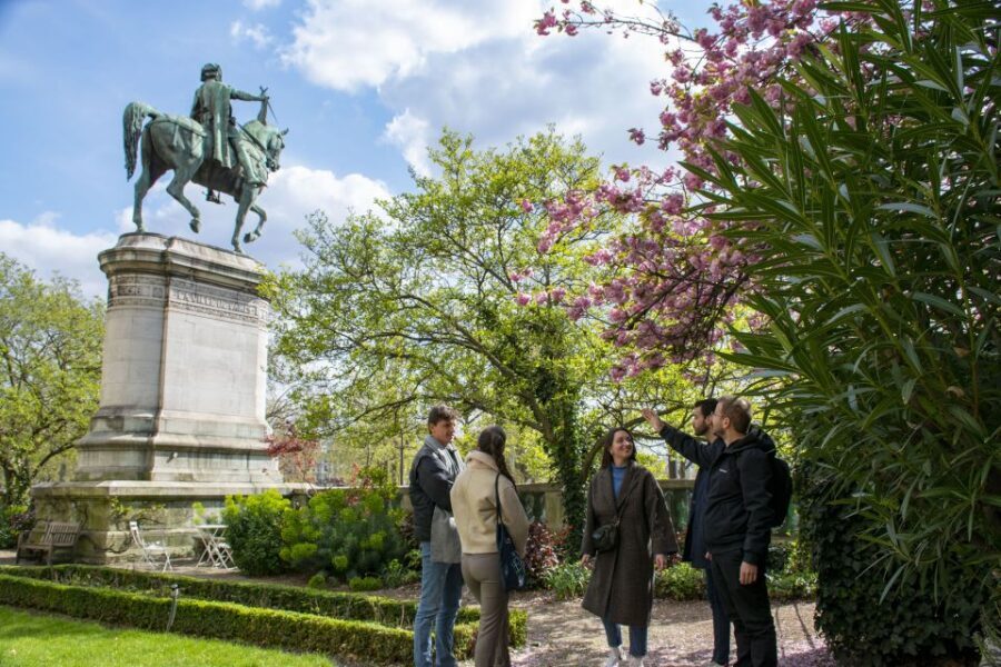 Paris Private Custom Tour: Half-Day with a Local Guide - Exploring Paris with a Custom Touch