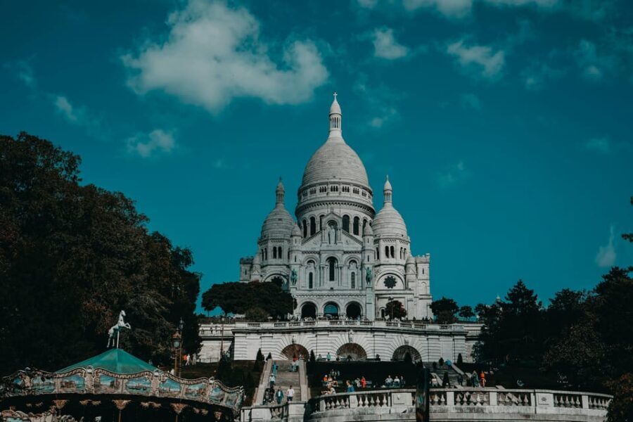 Paris : Private Montmartre highlights Walking Tour - Value and Practicality