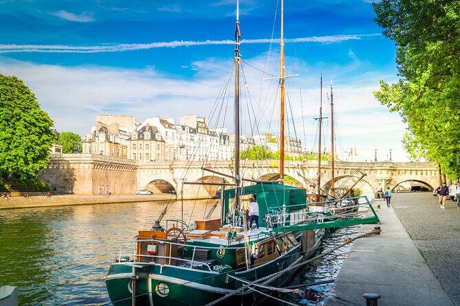 Paris Scavenger Hunt and Highlights Self-Guided Tour - Breakdown of the Itinerary