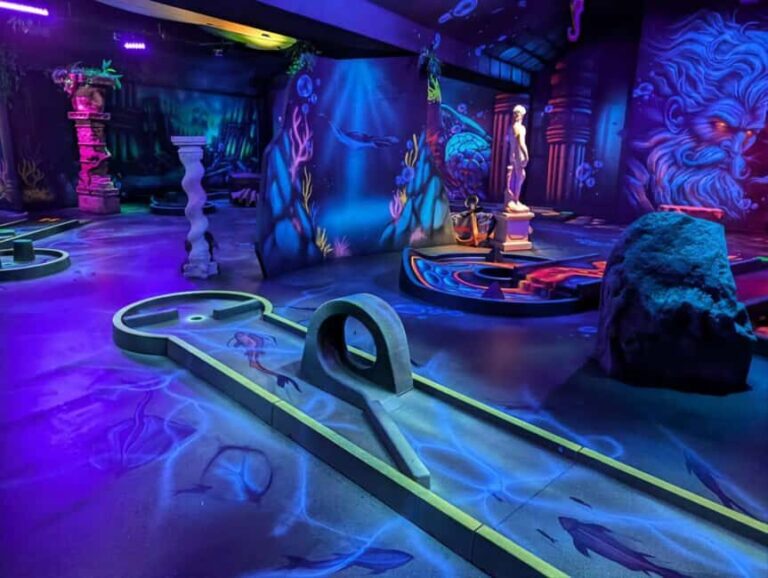 Paris: Unique Fluorescent Mini-Golf Experience near Bercy - Key Points