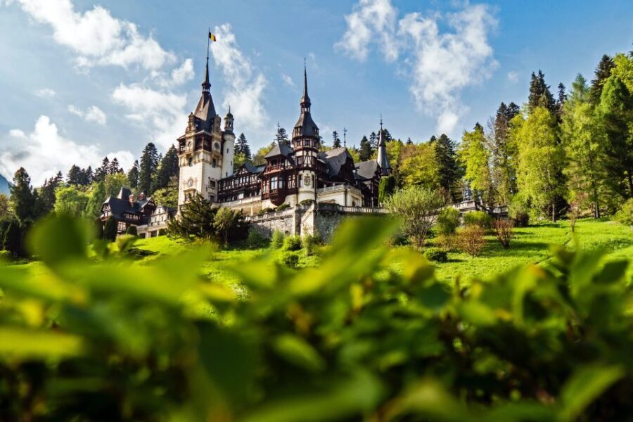 Peles & Cantacuzino Castles: Gourmet Wine & Cultural trip - The Charm of Sinaia Monastery