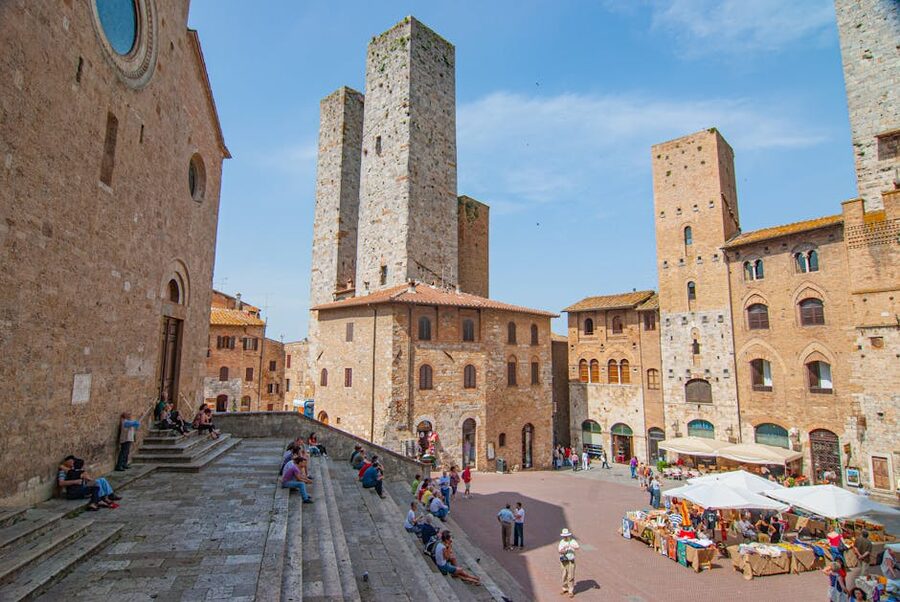 Tourists in Piazza del Duomo, San Gimignano
