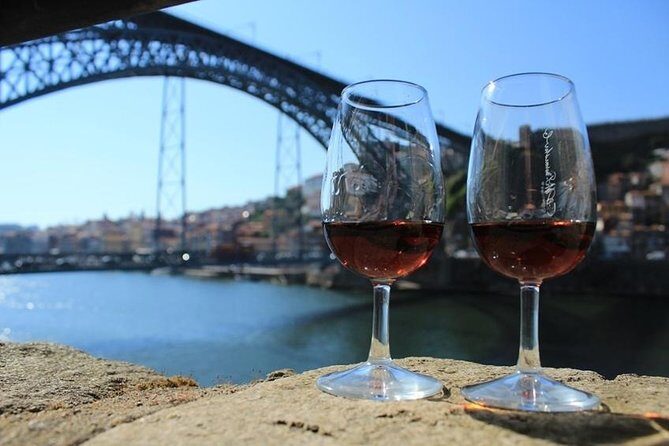 Porto Half-Day Private Tour with Tuk Tuk and Lello Bookstore - The Iconic D. Luis I Bridge