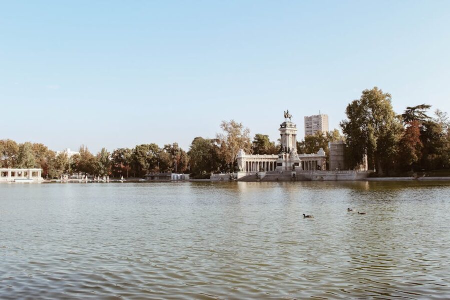 Alfonso XII monument and lake in Retiro Park