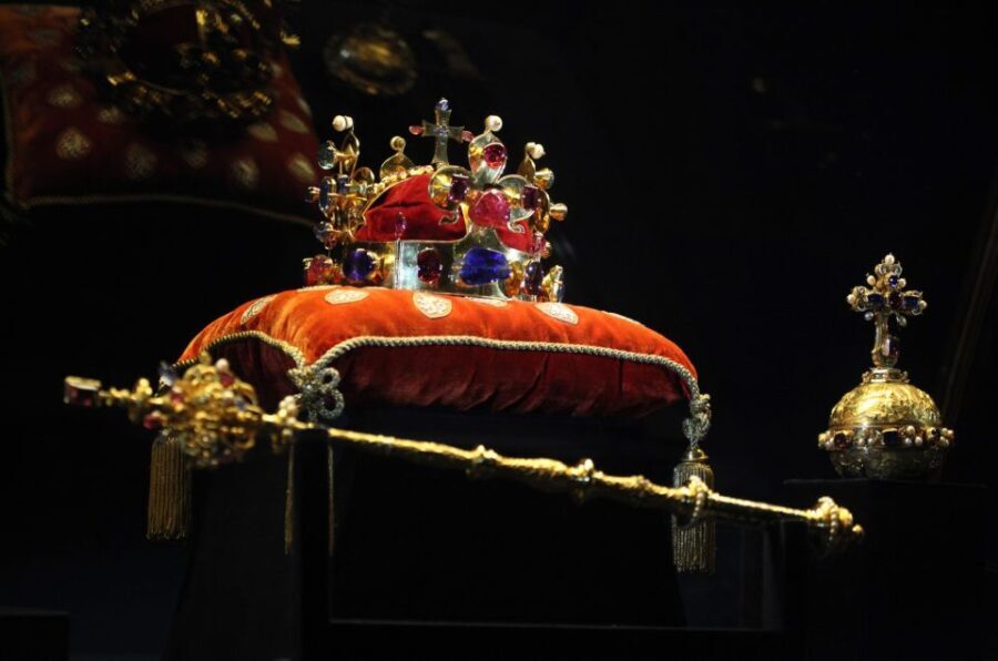Prague Castle and St. Vitus Cathedral Private Walking Tour - What Makes This Tour Stand Out?