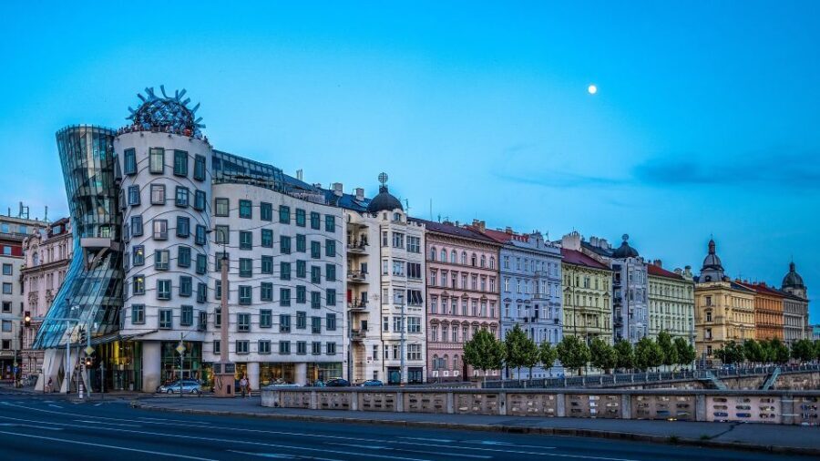 Prague Complete Tour in Spanish & Lunch, Tickets - Exploring the Highlights of the Full-Day Prague Tour