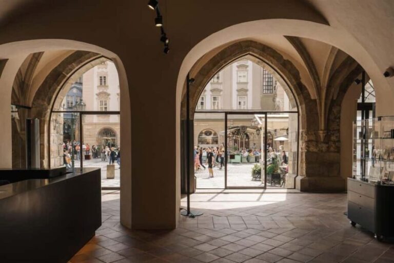 Prague: Dan Brown Tour - The Experience and Guides: What Makes It Special?
