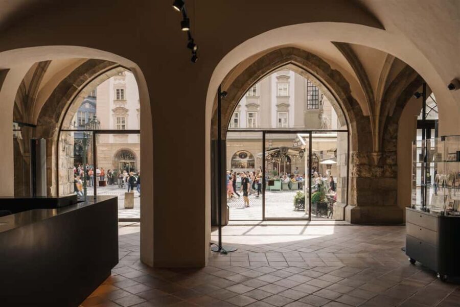 Prague: Dan Brown Tour - The Experience and Guides: What Makes It Special?