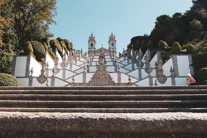 Private 3 Day Tour Landscapes and Local Flavor - Day 2: Charming Towns and Medieval Roots