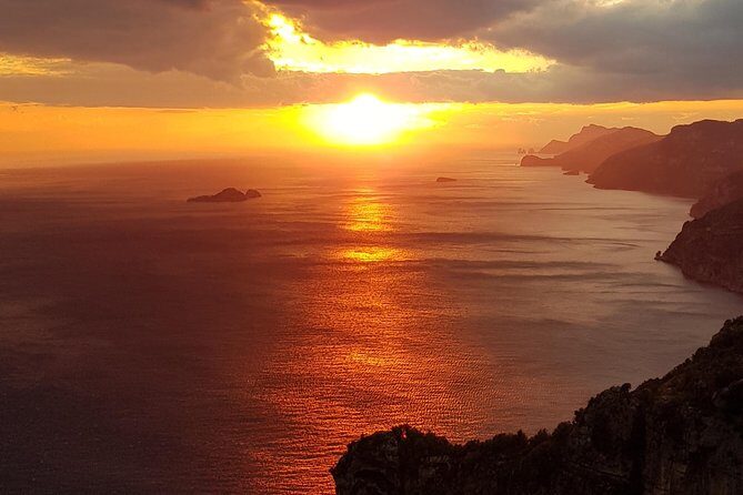 Private boat tour among the wonders of Capri and Positano - The Experience of a Private Boat