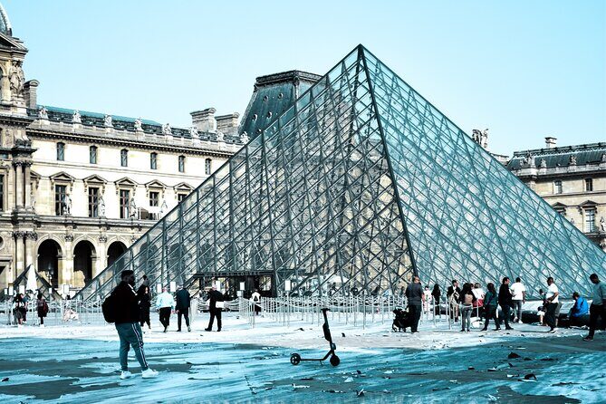 Private day trip: Le Havre to Paris and back, local driver - Transportation and Comfort