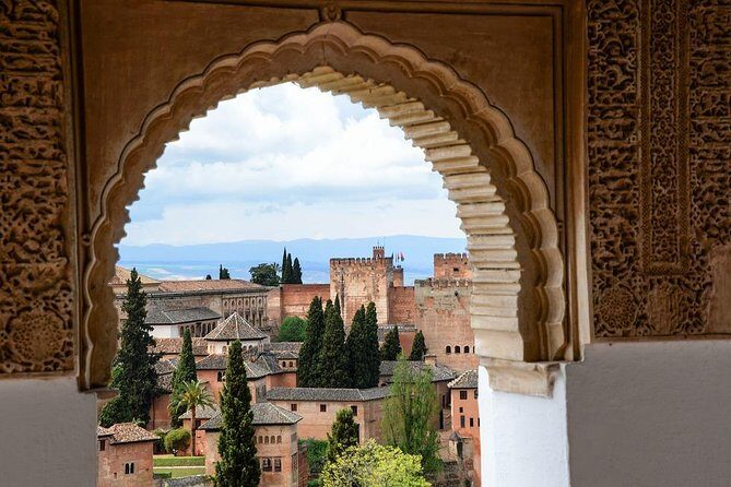 Private official tour guide for visit to Alhambra in Granada from Cordoba Hotel - Frequently Asked Questions