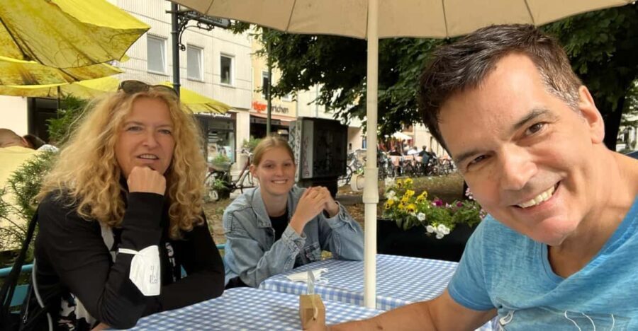Private Taxi Tour through Berlin Extended & Relaxed ca 6-8h - Who Should Book This Tour?