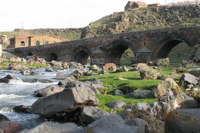 Private tour to Oshakan, Karmravor, Hovhanavank, Saghmosavank monasteries - Who Is This Tour Best For?