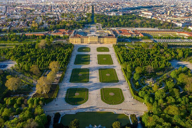 Private Transfer from Budapest to Vienna with 2h of Sightseeing, Local Driver - The Itinerary in Detail