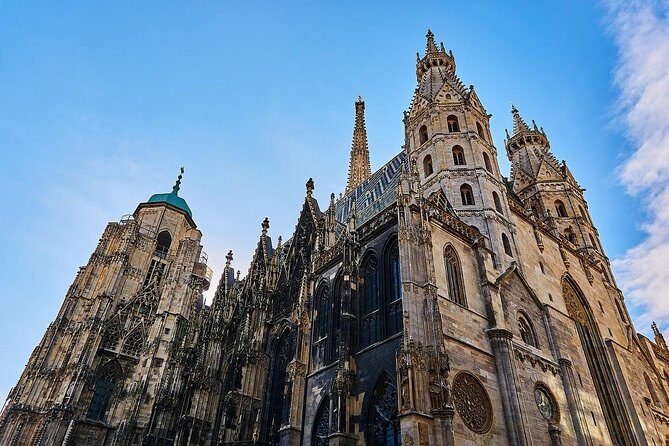 Private Transfer from Munich to Vienna with 2 hours for sightseeing - FAQ