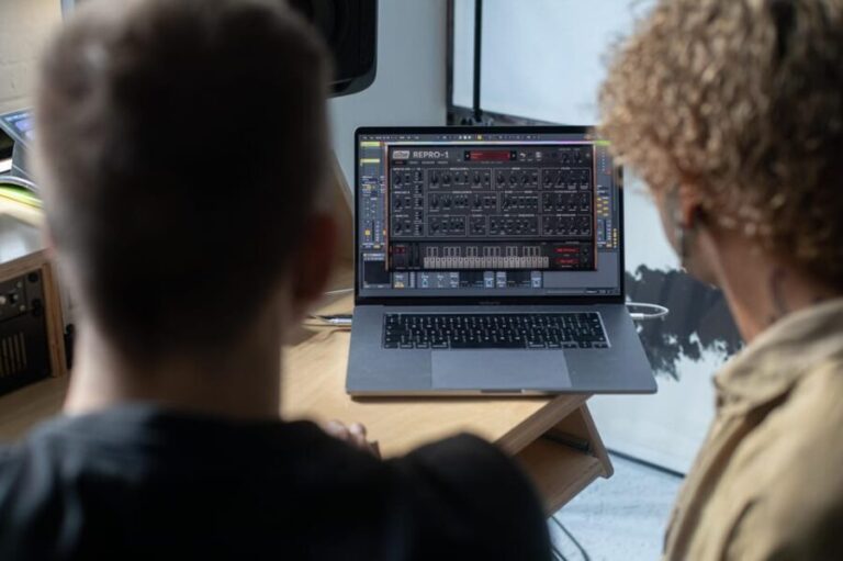 Produce Techno and House Music in Berlin - What’s Included and What’s Not