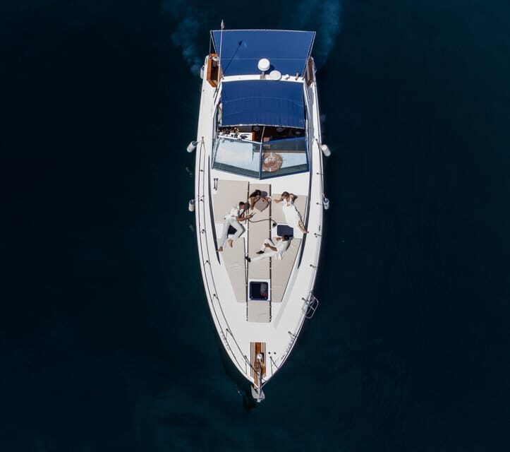 PUERTO BANUS: YACHT RENTAL FOR GROUP 2H - Included and Not Included