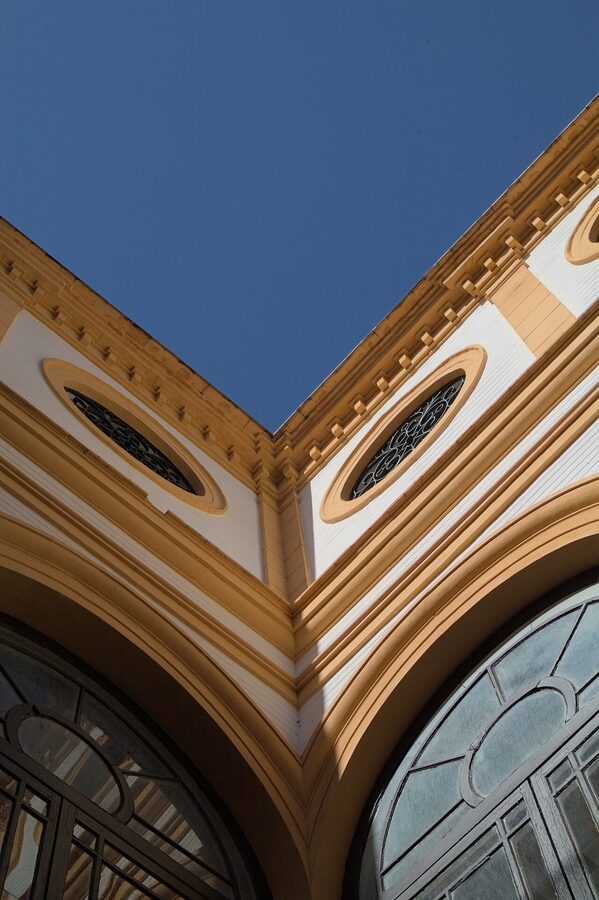 Exterior corner of Real Alcazar Sevilla red wall