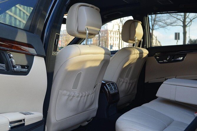 Rent a car with the driver - Navigating the Itinerary and Usage