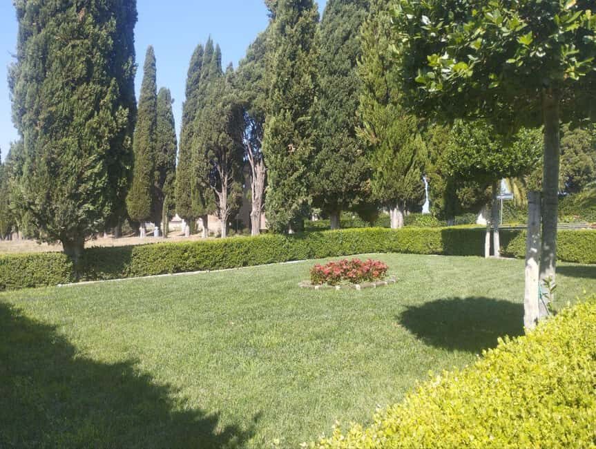 Rome: Walking Tour to the Catacombs of Saint Callixtus - The Iconic Appian Way and the Green Hill of the Catacombs