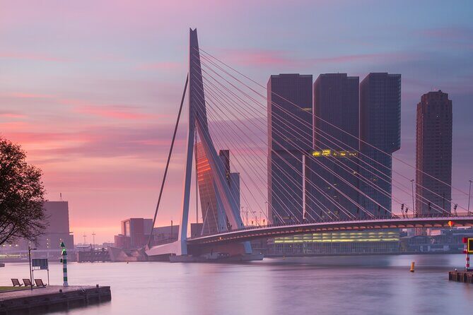 Rotterdam: City Walk Audio Guide in 7 Languages on your Phone - The Manhattan on the Maas