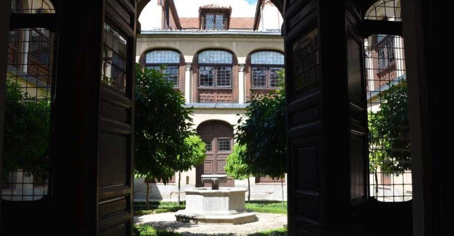 Royal Monastery of the Barefoot nuns: Guided Tour + Tickets - The Tour Experience: What to Expect