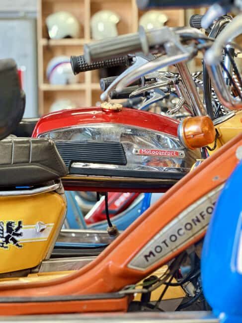 Saint-Emilion: Vintage moped rides and tours - What to Expect at Each Stage