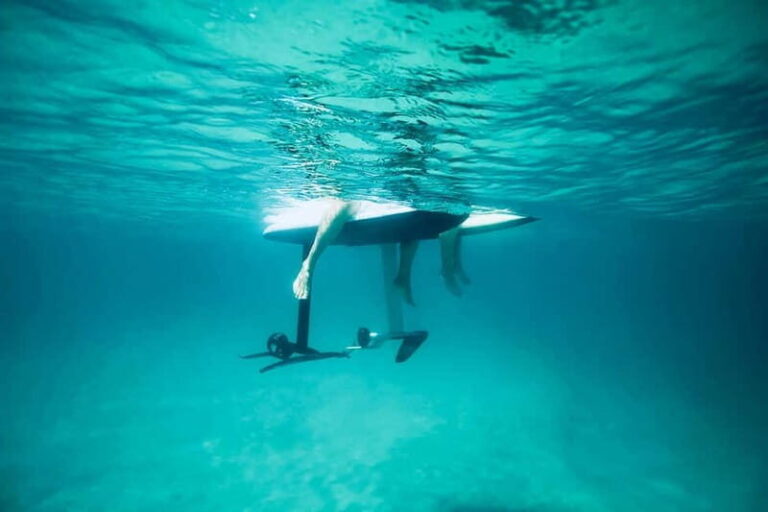 Saint Tropez: Learn how to Surf with an eFoil - Why This Experience Offers Great Value