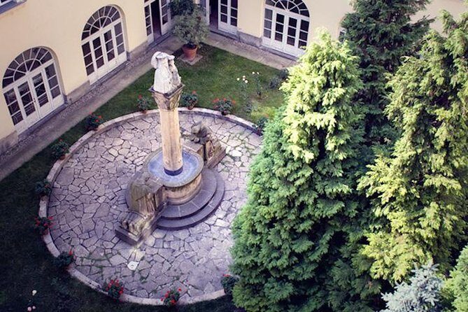 Secret Gardens and Squares Downtown | Walking Tour of Budapest - Who Will Love This Tour?