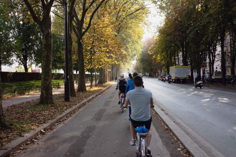 Secrets of Paris Bike Tour in English or Dutch - Detailed Breakdown of the Tour Experience