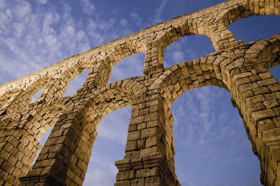 Segovia aqueduct at Plaza del Azoguejo