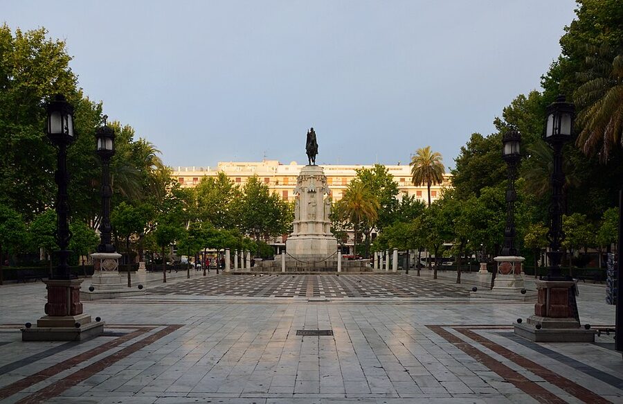 Plaza Nueva Sevilla city hall square walking tour meeting point