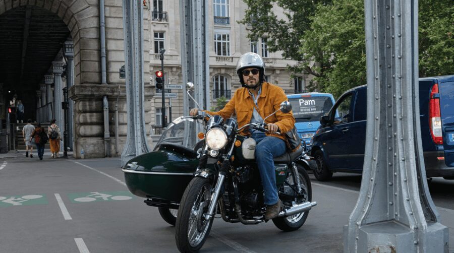 Side-car Paris: Discover The Left Bank, Notre Dame and More - The Experience of a Vintage Sidecar Tour