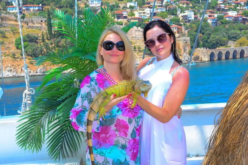 Side to Alanya Boat Tour with Soft Drinks & Cleopatra View - What Makes This Tour Stand Out?